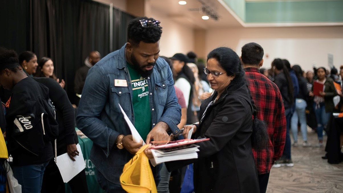 Expo opens college doors for thousands of students of color ...